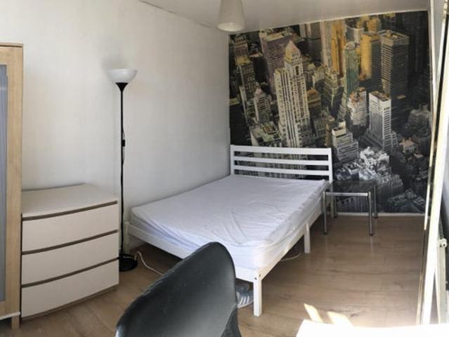 Room at Cordelia Street, Greater London