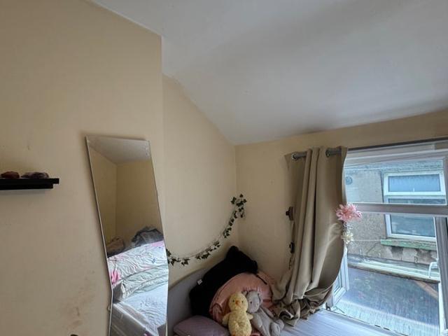 Room at Corporation Road, Cardiff