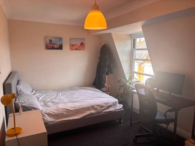 Room at Corsica Street, Greater London