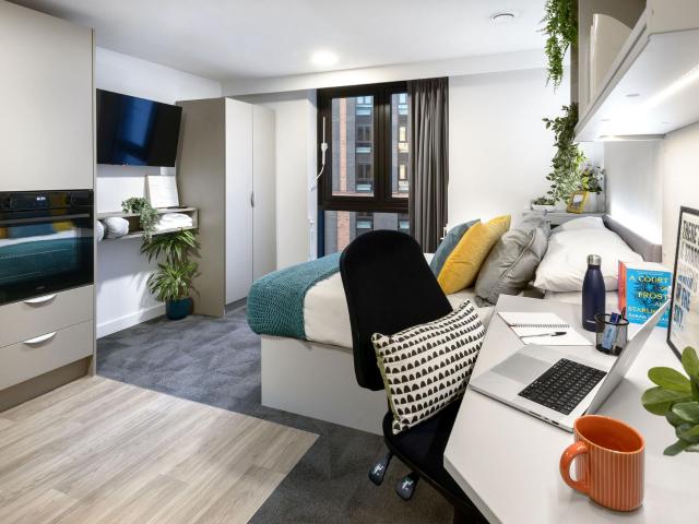 Room at Cowan Street, Nottingham