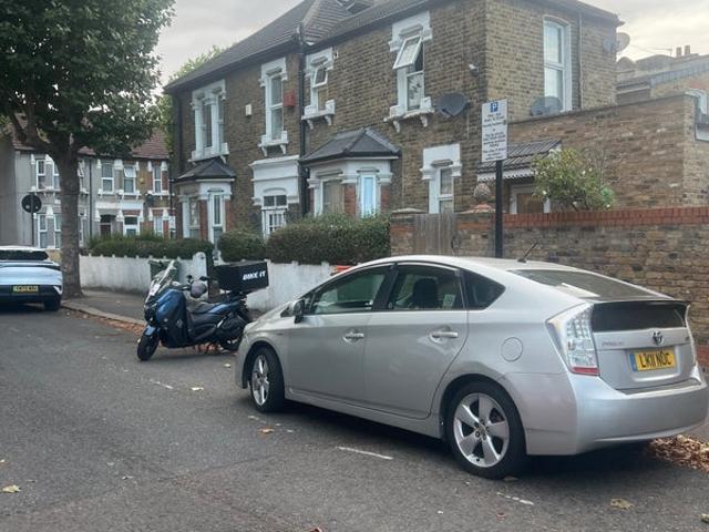 Room at Cowper Avenue, Greater London