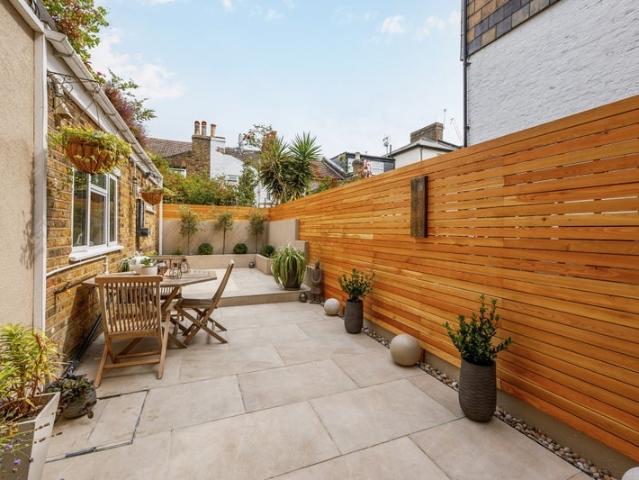 Room at Cowper Road, Greater London