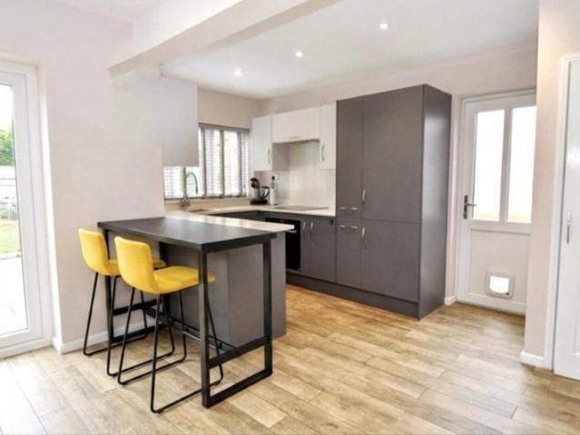 Room at Cotswold Close, Charnwood