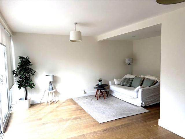 Room at Cottenham Drive, Greater London