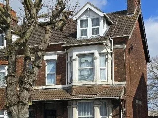 Apartment at County Road, Swindon