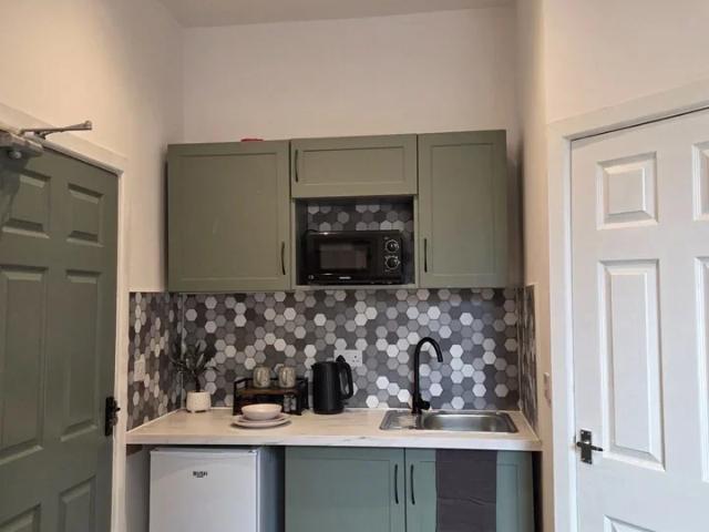 Room at Coundon Road, Coventry