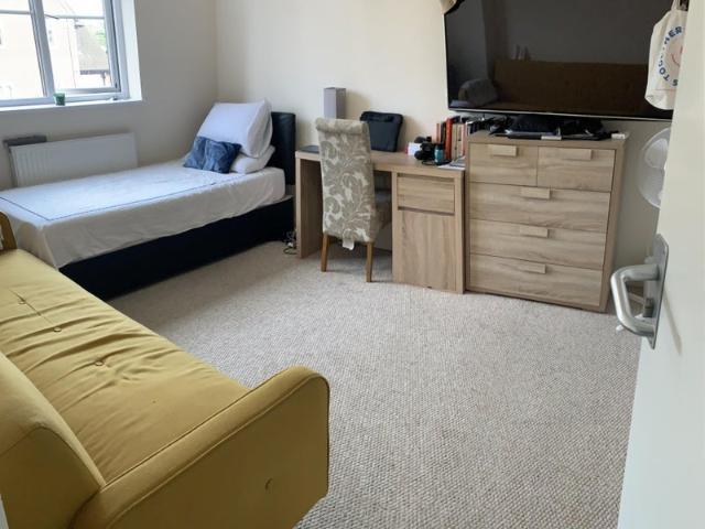 Room at Courthouse Road, Maidenhead