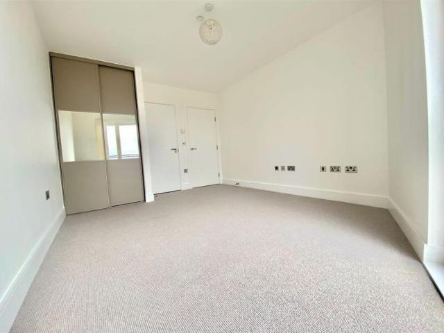 Room at Courthouse Way, Greater London