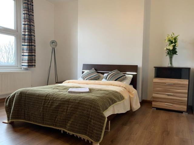Room at Courthill Road, Greater London