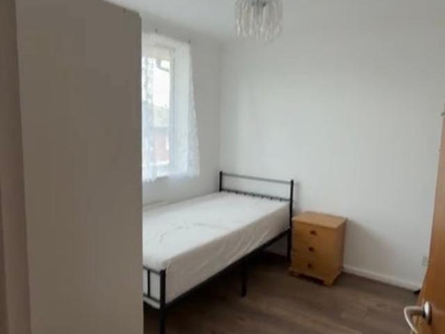Room at Covelees Wall, Greater London