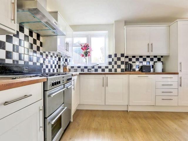 Room at Covert Close, Crawley