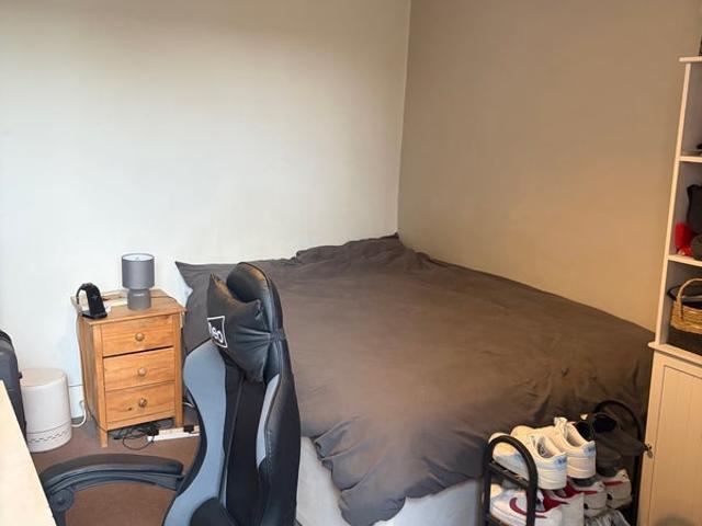 Room at Coverton Road, Greater London