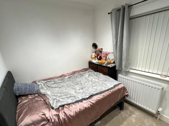 Room at Covington Way, Greater London
