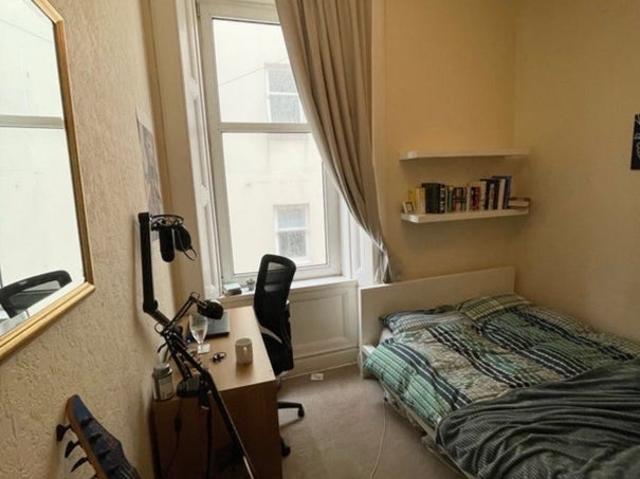 Room at Cranworth Lane, Glasgow
