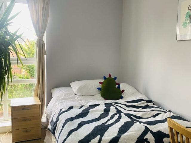 Room at Cranbourne Road, Manchester