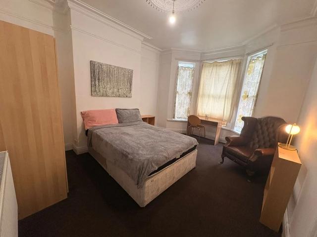 Room at Cranbrook Avenue, Hull