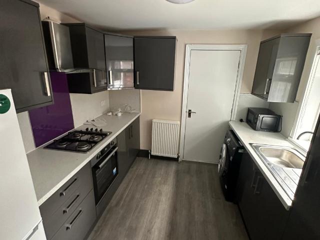 Room at Cranbrook Avenue, Hull