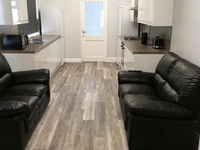 Room at Cranbrook Avenue, Hull
