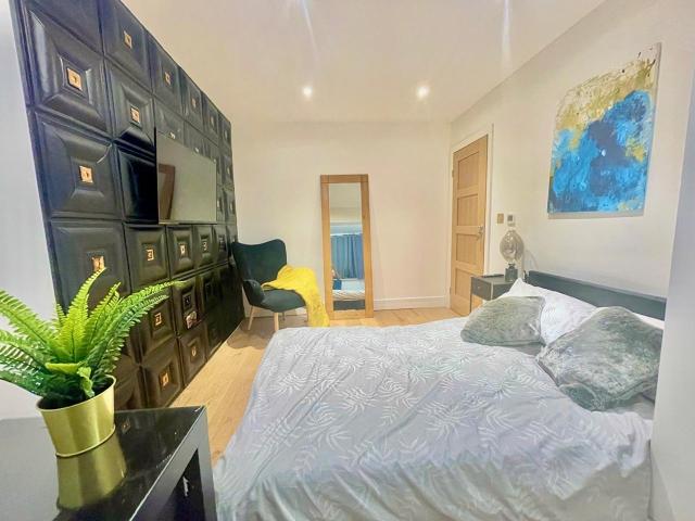Room at Cranbrook Drive, Luton