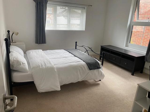 Room at Cranbury Avenue, Southampton