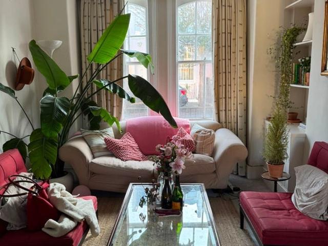 Room at Cranbury Road, Greater London