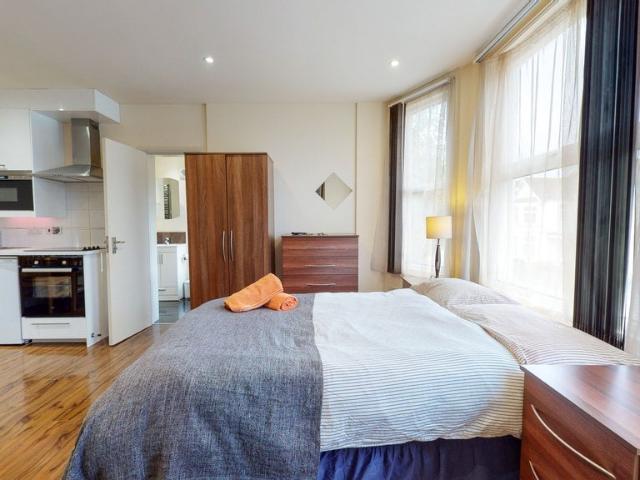 Room at Cranhurst Road, Greater London