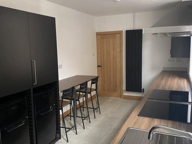 Room at Craven Road, Rugby