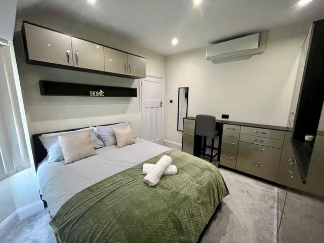 Room at Craven Street, Coventry