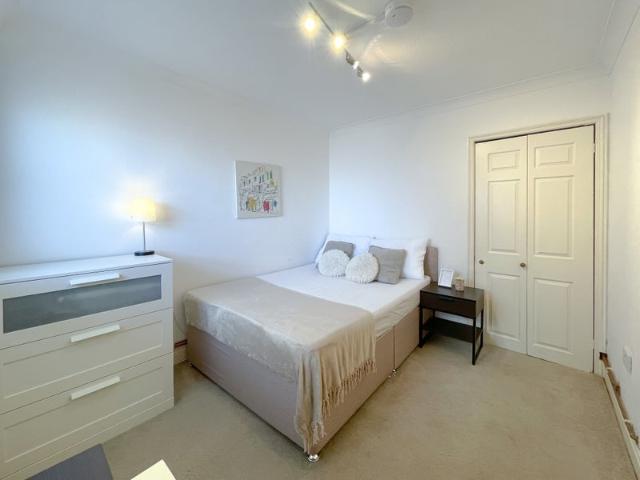 Room at Crawford Place, City of Westminster