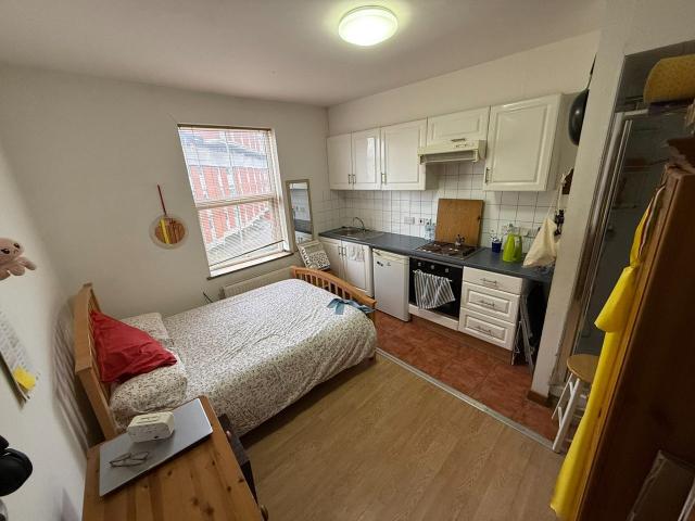 Room at Crayford Road, Greater London