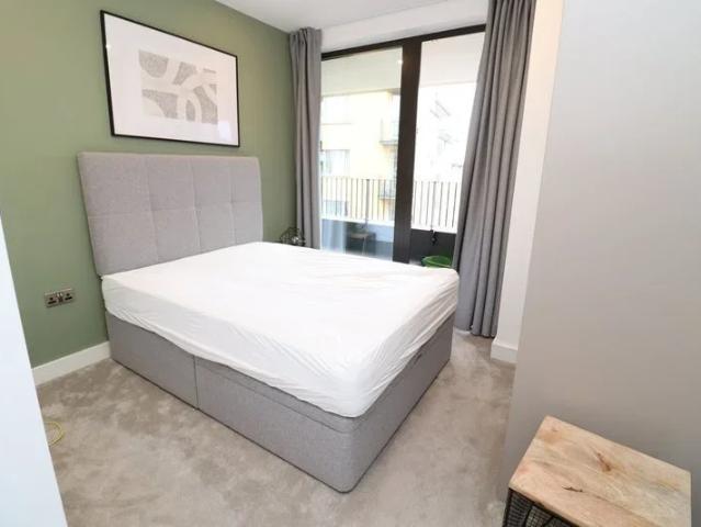 Room at Cremer Street, Greater London