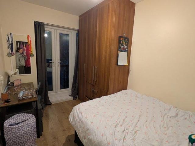 Room at Creswick Walk, Greater London