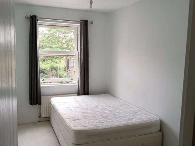Room at Crescent Lane, Greater London