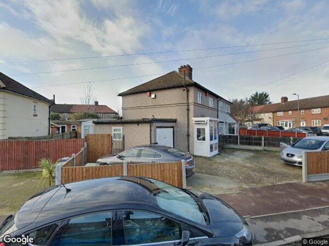 Room at Crescent Road, Greater London
