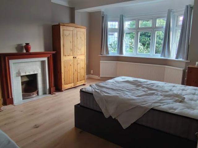 Room at Crescent Way, Greater London