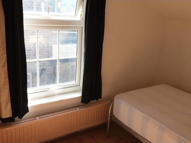 Room at Crewe Place, Greater London