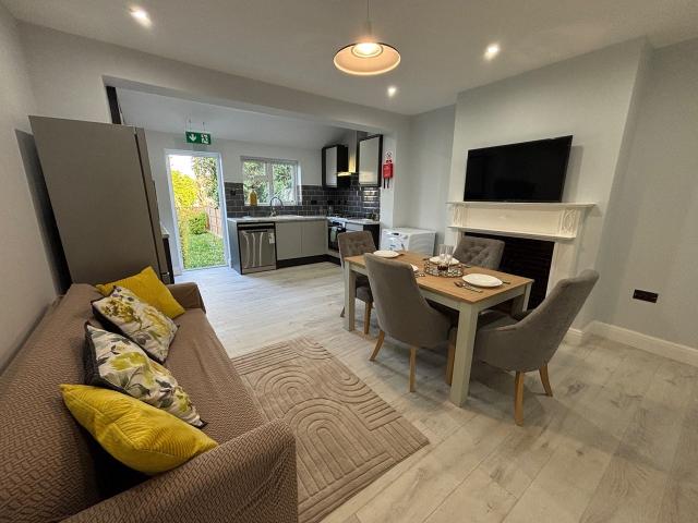 Room at Crichton Road, Greater London
