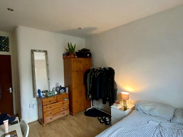 Room at Cricklade Avenue, Greater London