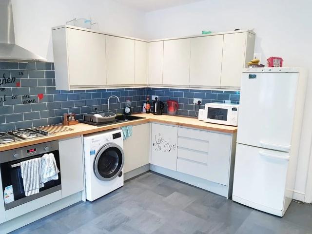 Room at Cricklewood Broadway, Greater London