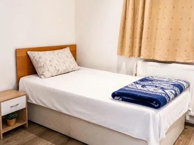 Room at Cricklewood Broadway, Greater London