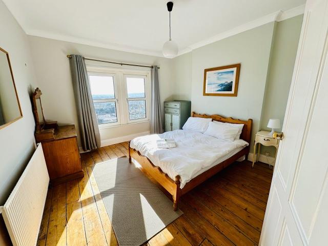 Room at Cromwell Road, Bristol