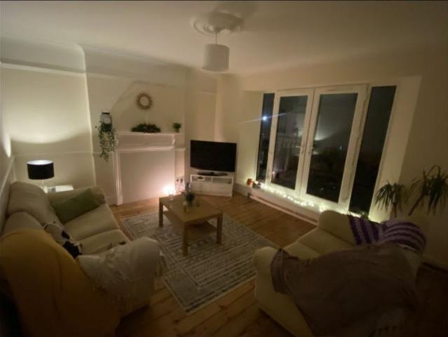 Room at Cromwell Road, Bristol
