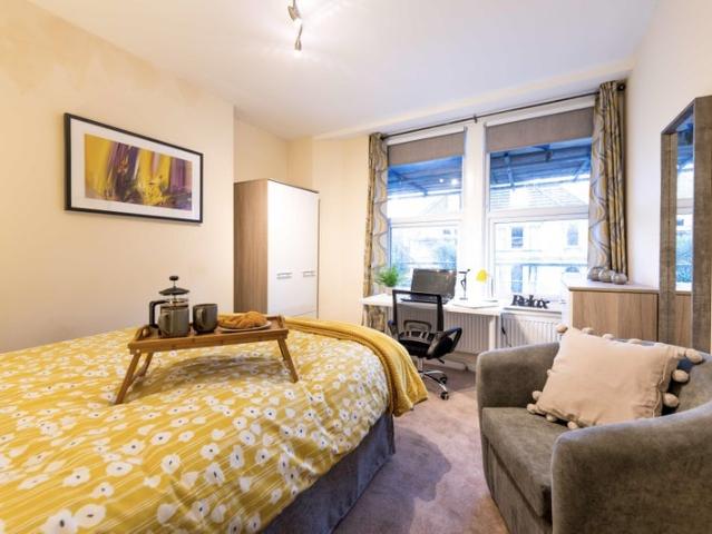 Room at Cromwell Road, Bristol