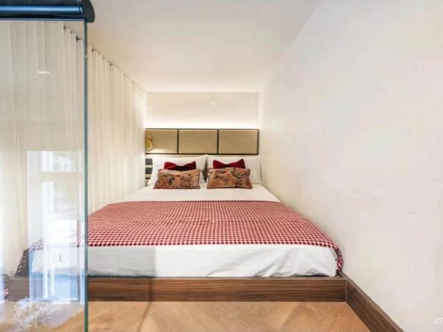 Room at Cromwell Road, Greater London