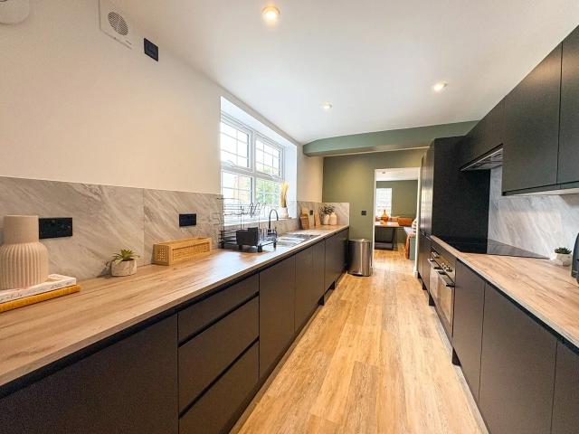 Room at Cromwell Street, Gloucester
