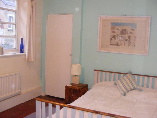 Room at Cromer Street, Greater London