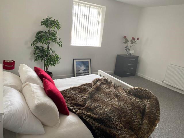 Room at Crompton Street, Chadderton