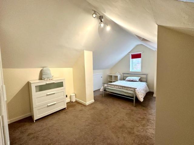 Room at Crompton Street, Farnworth