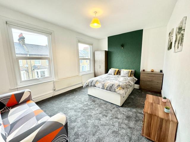 Room at Crooke Road, Greater London