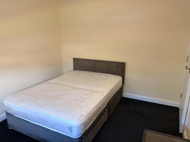 Room at Croftcroighn Road, Glasgow